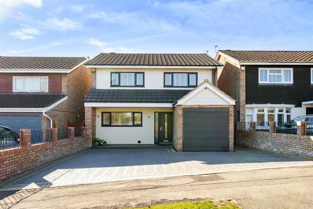 Birkdale Road, Bedford 4 bed detached house - £550,000