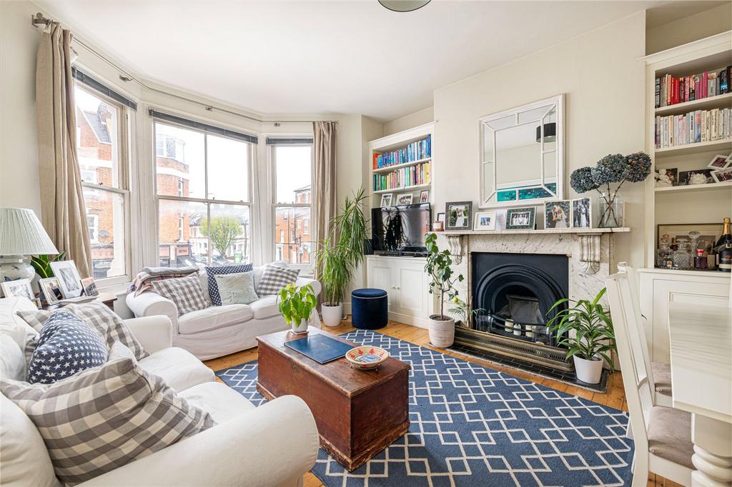 Battersea Rise, SW11 2 bed apartment - £600,000