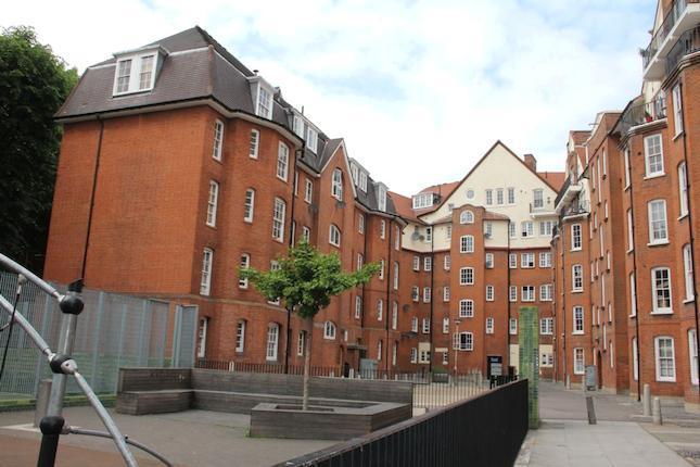 Club Row, London E2 2 bed flat - £1,900 pcm (£438 pw)