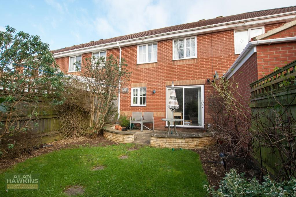 Sycamore Close, Lyneham, SN15 3 bed terraced house - £1,250 pcm (£288 pw)