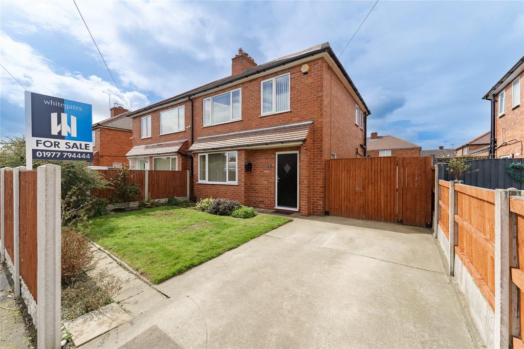 Myson Avenue, Pontefract, West... 3 bed semi-detached house - £175,000
