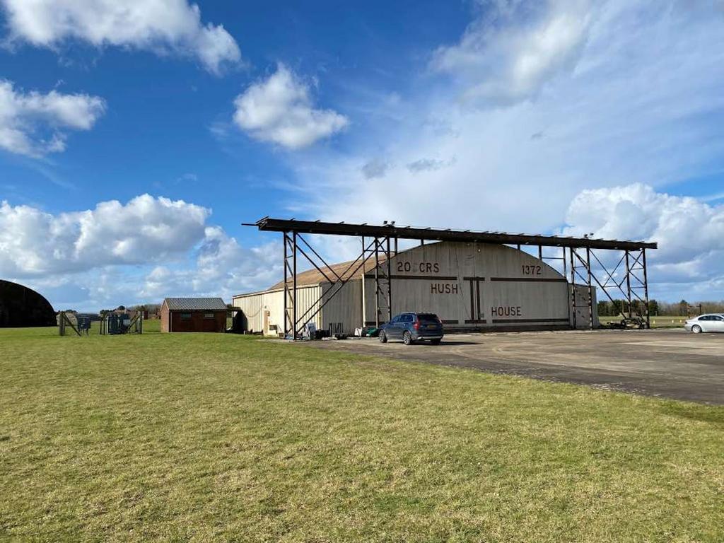 Hush House Building No. 1372, Heyford... Industrial unit - £3,750 pcm ...