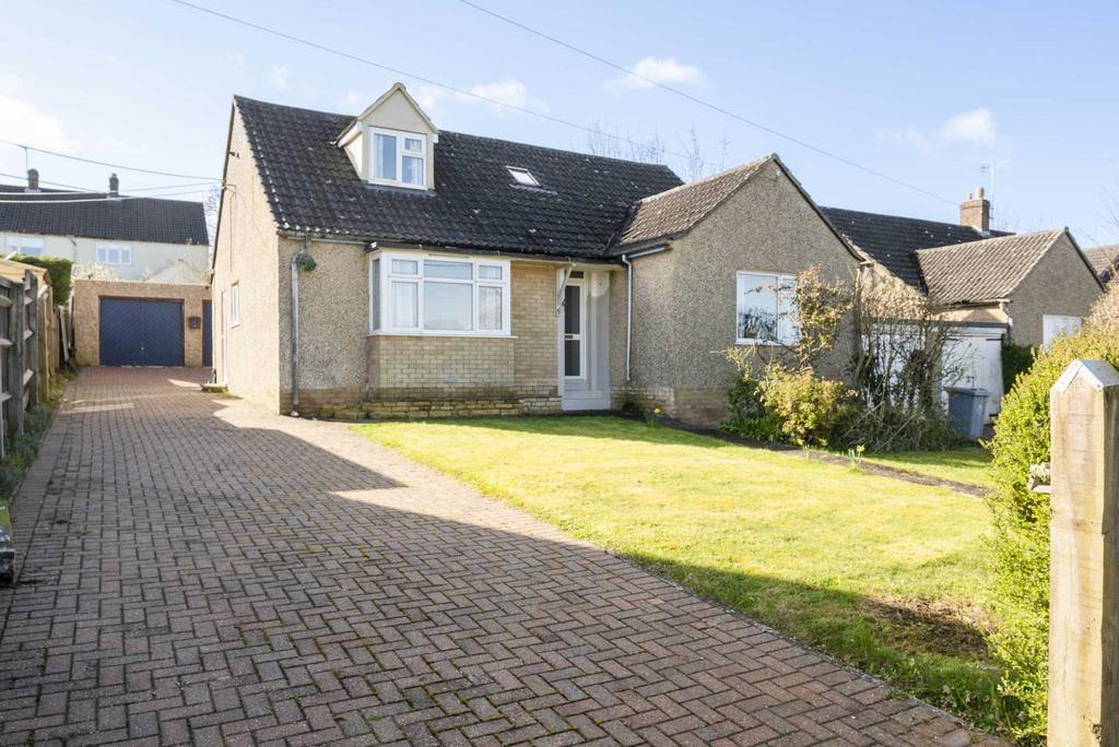 Tilsley Road, Chipping Norton 3 bed detached house - £375,000