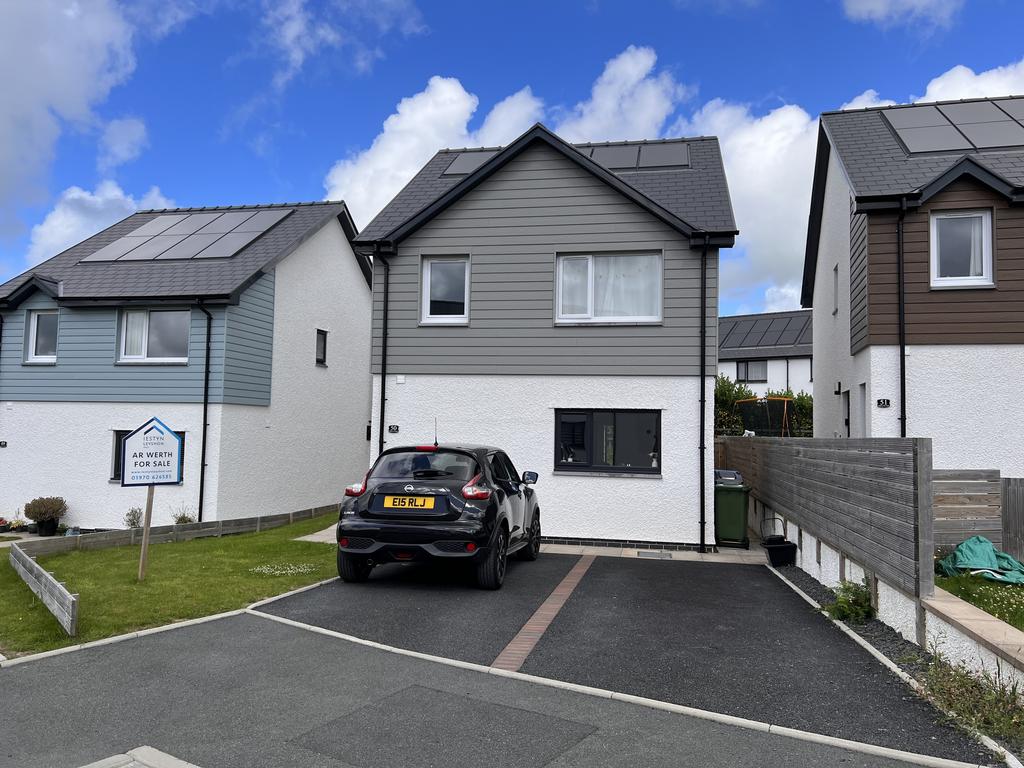 Penrhyncoch, Aberystwyth SY23 3 bed detached house - £279,950