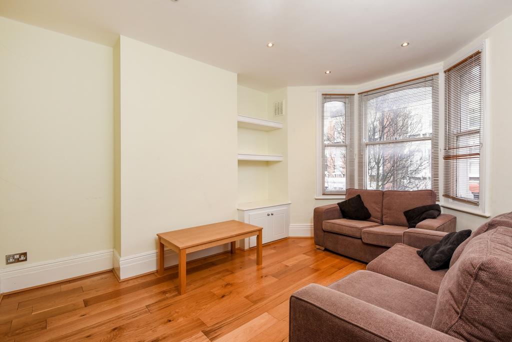 Brook Drive Kennington SE11 3 bed apartment - £2,800 pcm (£646 pw)