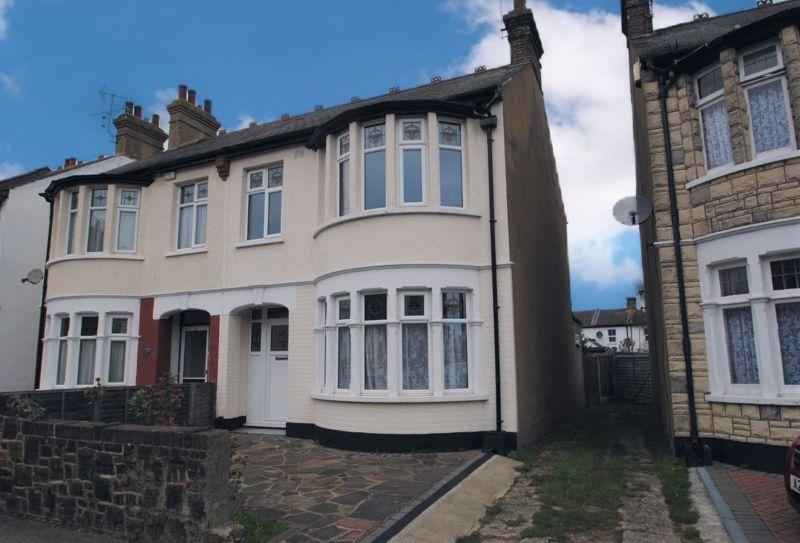 Tickfield Avenue, Southend-On-Sea 3 bed semi-detached house - £350,000