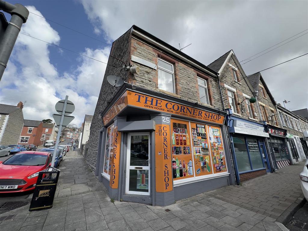 High Street, Barry Property - £170,000