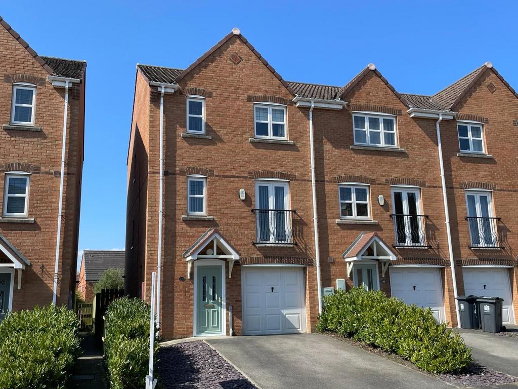Lowther Drive, Darlington 5 bed townhouse - £215,000