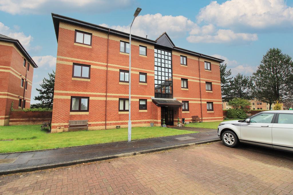 Monkton Court, Prestwick, KA9 2 bed flat - £150,000