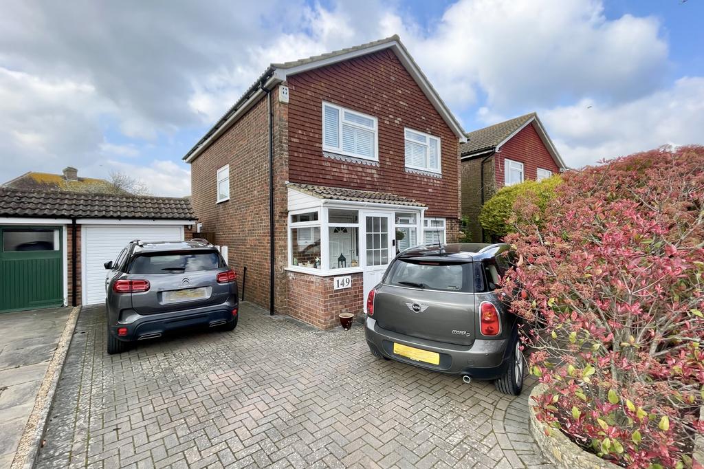 Hazelwood Avenue, Eastbourne, East Sussex, BN22 4 bed detached house ...