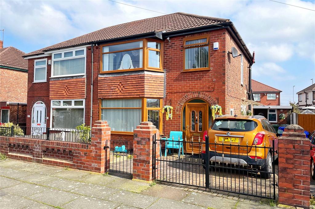 Nina Drive, Moston, Manchester, M40 3 bed semi-detached house - £230,000