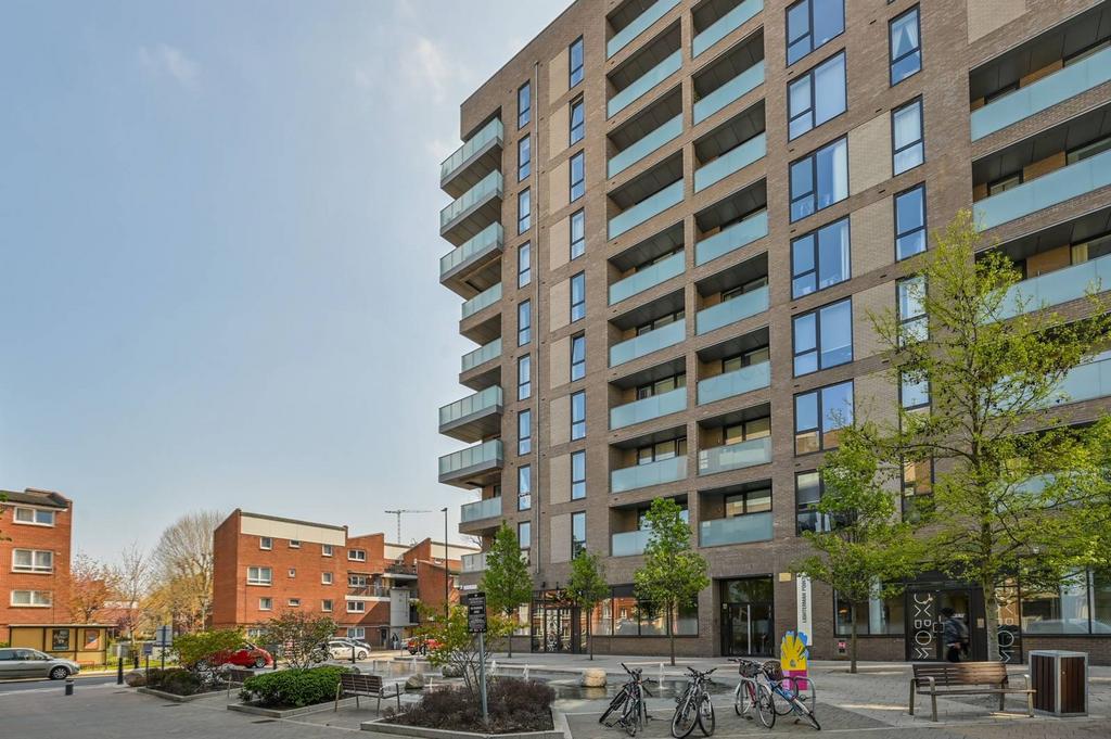 Lighterman Point, Poplar, London, E14 2 bed flat - £3,987 pcm (£920 pw)