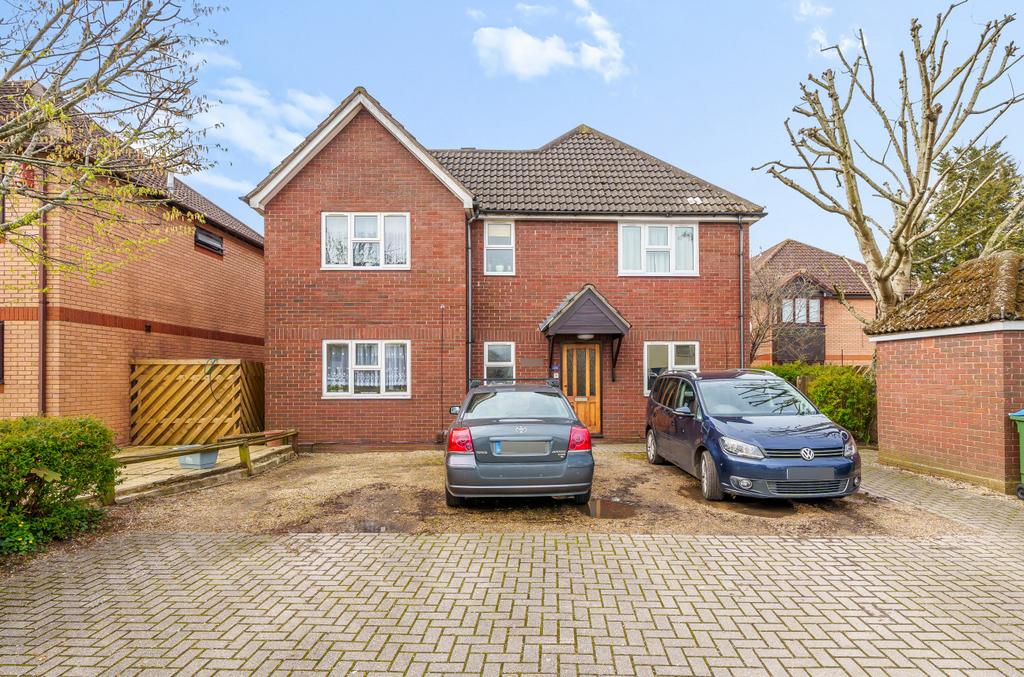 Carlisle Road, Shirley, Southampton... 2 bed apartment - £150,000