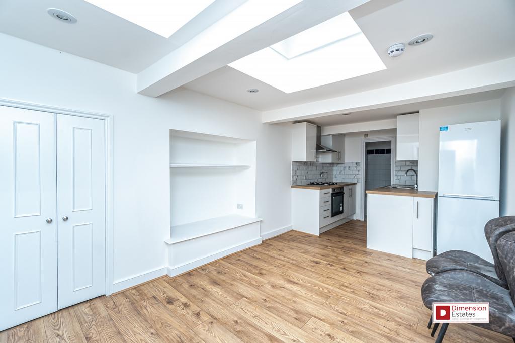 Brooke Road, Clapton, Hackney, E5 1 bed flat - £1,400 pcm (£323 pw)