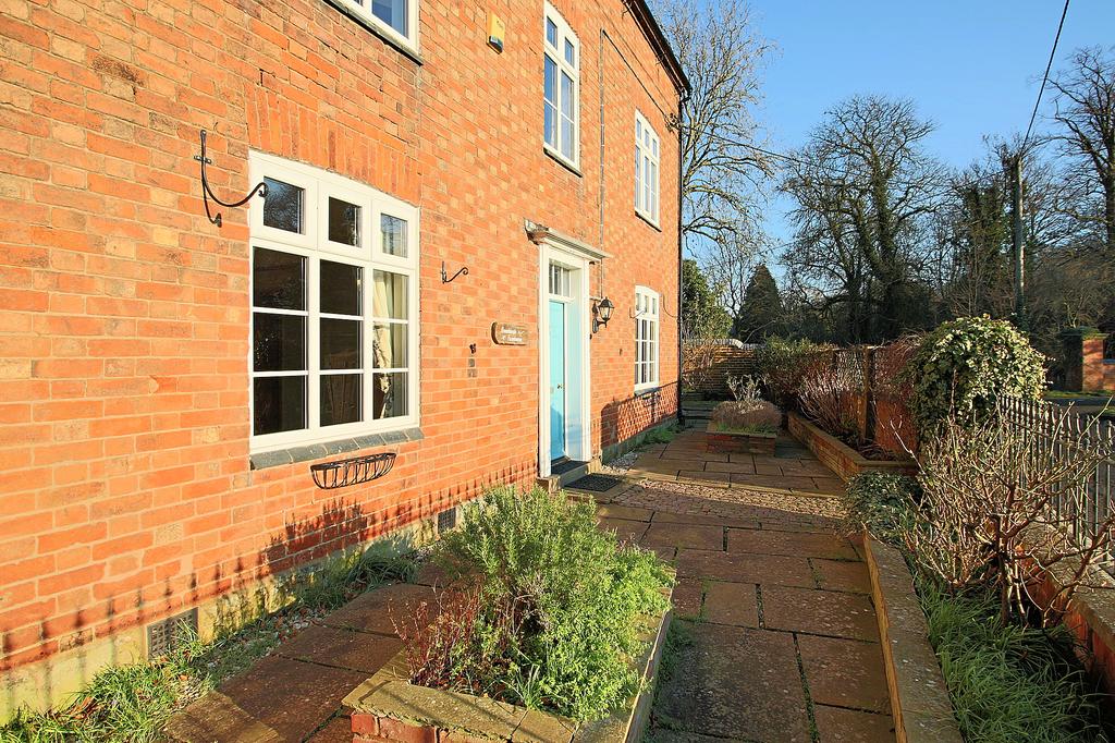Main Street, Barkby, LE7 5 bed farm house - £599,950
