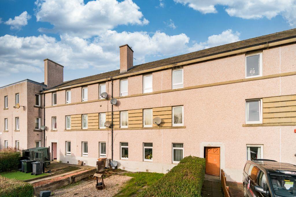 Stevenson Drive, Saughton, Edinburgh... 2 bed flat - £850 pcm (£196 pw)