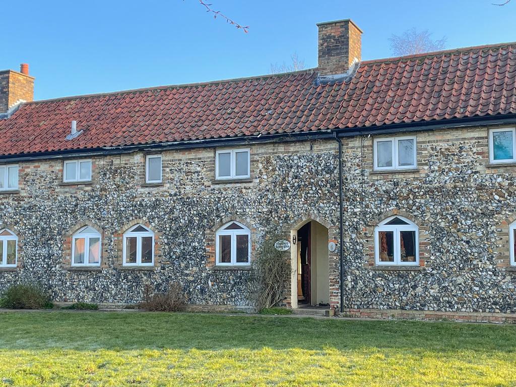 Stetchworth 2 bed cottage - £825 pcm (£190 pw)