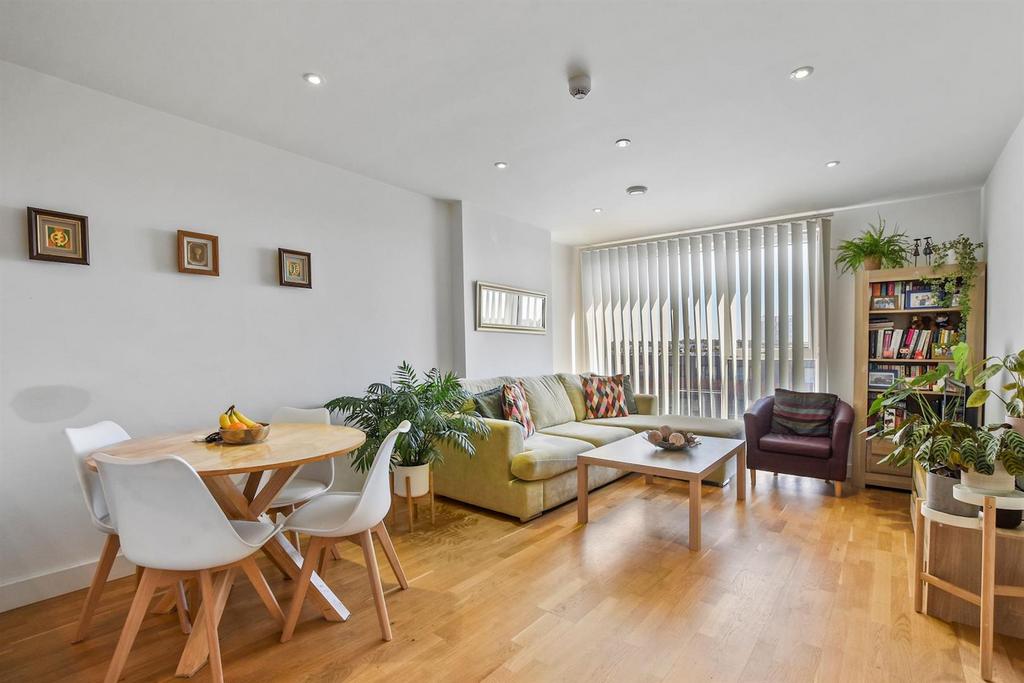Zenith Close, Colindale 2 bed flat - £1,980 pcm (£457 pw)