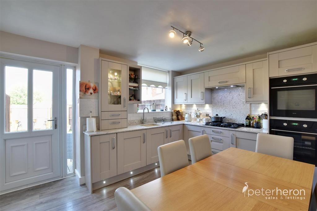 Howick Park, St Peter's Riverside... 3 bed semi-detached house - £169,950