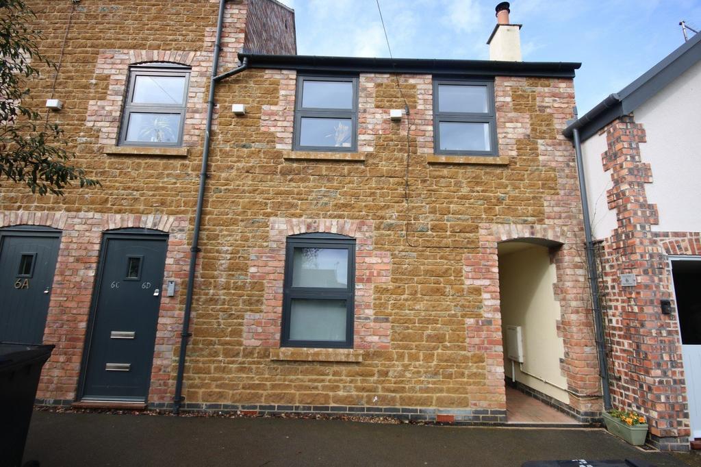 Tods Terrace, Uppingham 1 bed flat - £155,000