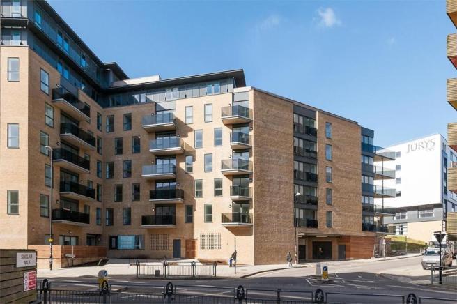 Fleet Street, Brighton BN1 2 bed apartment - £2,500 pcm (£577 pw)