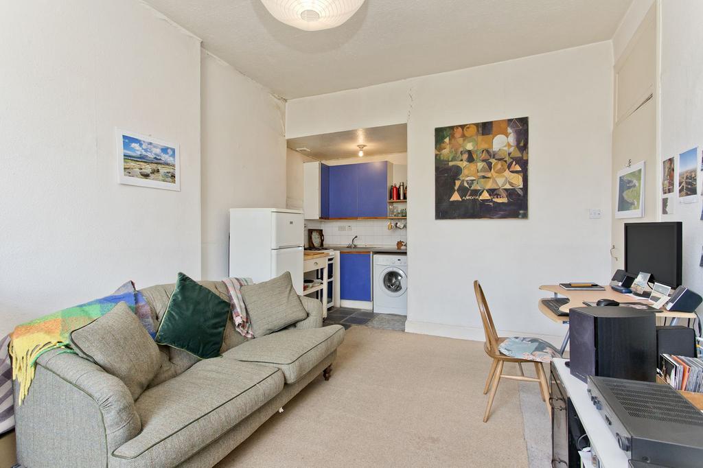 6 (3F4), Lyne Street, Edinburgh, EH7 5DW 1 bed flat - £135,000