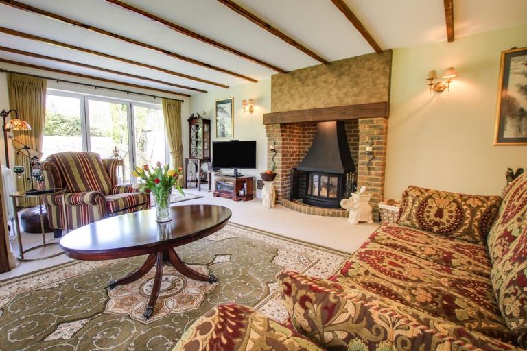 Rusper Road, Crawley, RH11 3 bed detached house - £900,000