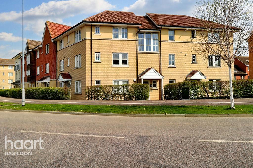 Cavell Court, Basildon 2 bed flat - £190,000