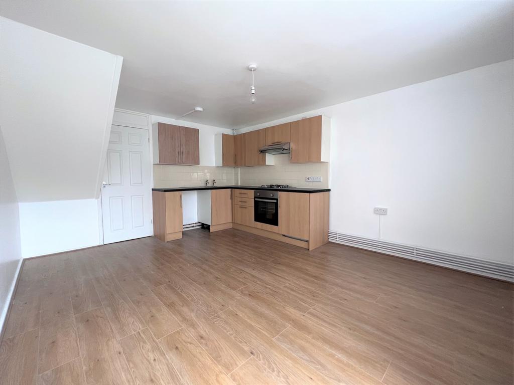 Shelbourne House, London, N19 3 bed flat - £1,800 pcm (£415 pw)