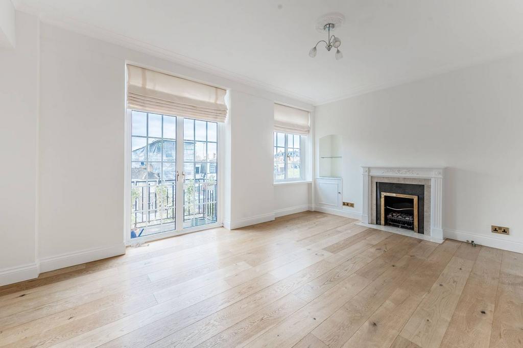 Cheyne Walk, Chelsea, London, SW3 3 bed flat - £4,495 pcm (£1,037 pw)