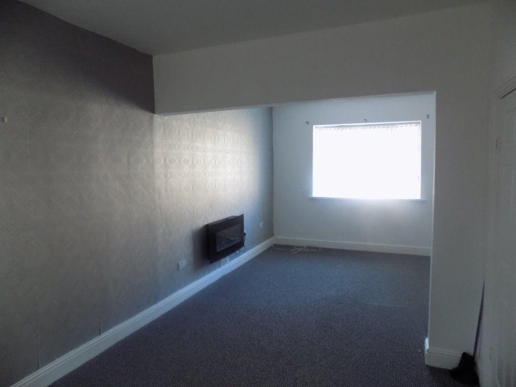St Teilo Street, Pontardulais, SA4 3 bed house - £850 pcm (£196 pw)