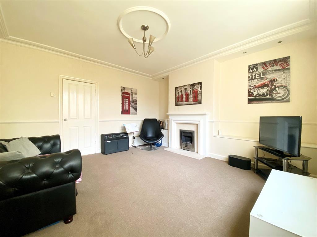 Herries Place, Sheffield, S5 7NG 3 bed semi-detached house - £800 pcm ...