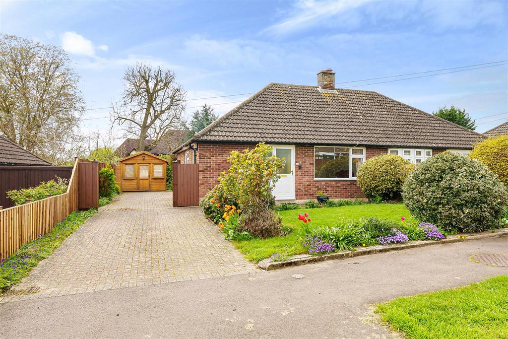 Wingfield Road, Bromham, Bedford 2 bed semi-detached bungalow - £310,000