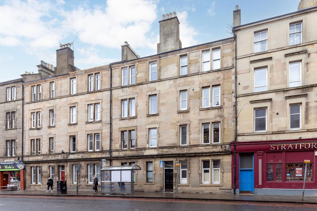 223/4 Gorgie Road, Gorgie, Edinburgh... 2 bed flat - £200,000