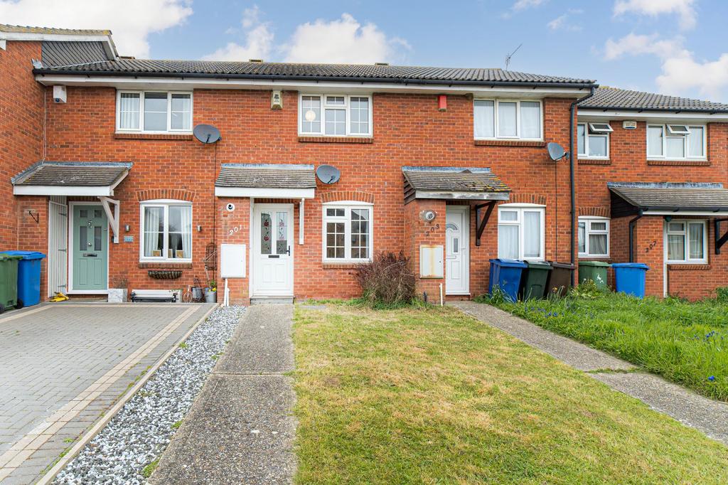 Hazebrouck Road, Faversham, ME13 2 bed terraced house for sale - £290,000