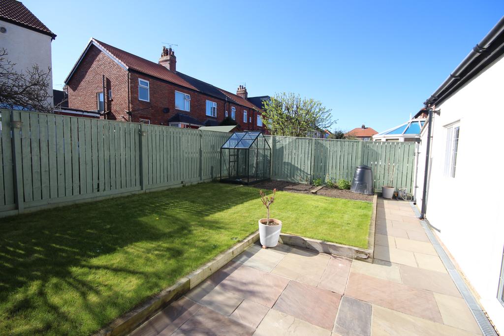 Brundon Avenue, Whitley Bay, Tyne &... 4 bed semi-detached house - £590,000