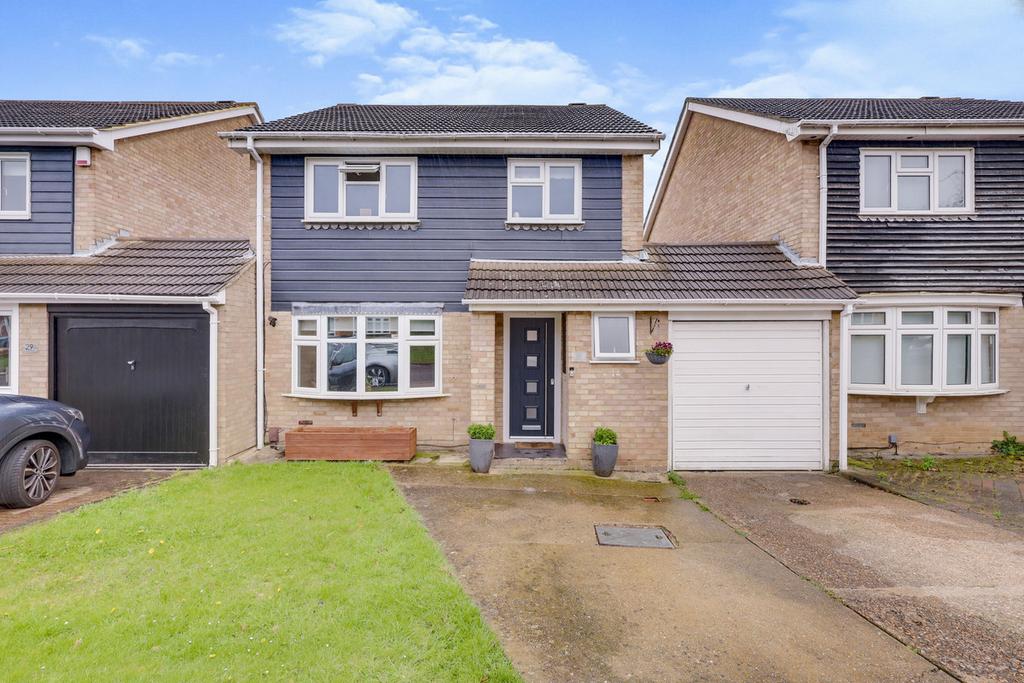 Rutland Close, Basildon, SS15 4 bed link detached house for sale - £450,000