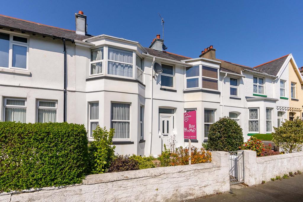 5, Royal Drive, Onchan 3 bed terraced house - £299,950