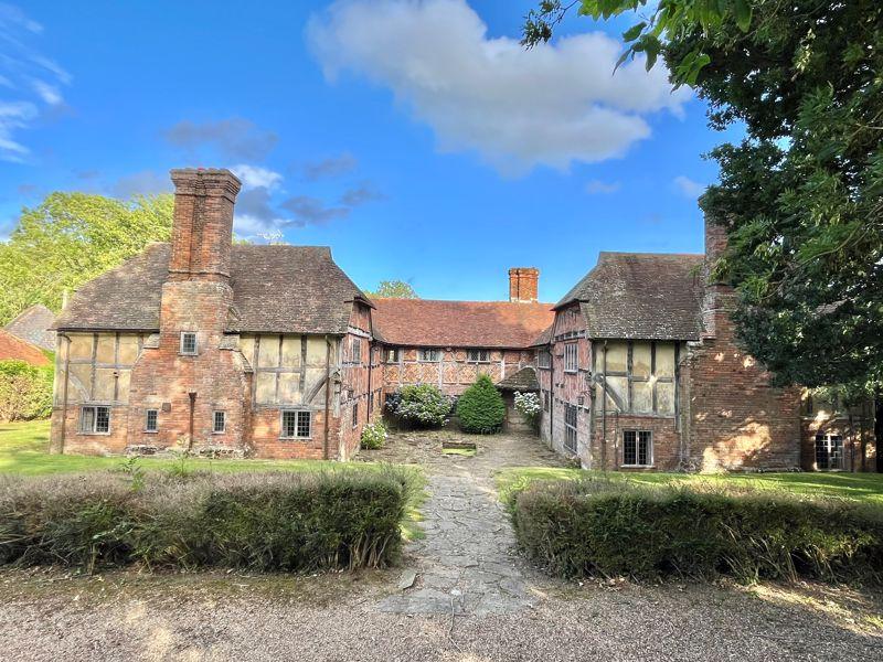 Henfield 8 bed farm house - £4,500,000