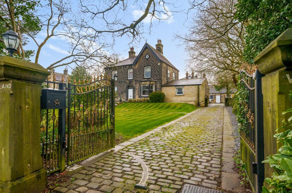 Scotland Lane, Horsforth, Leeds 5 bed detached house - £1,500,000
