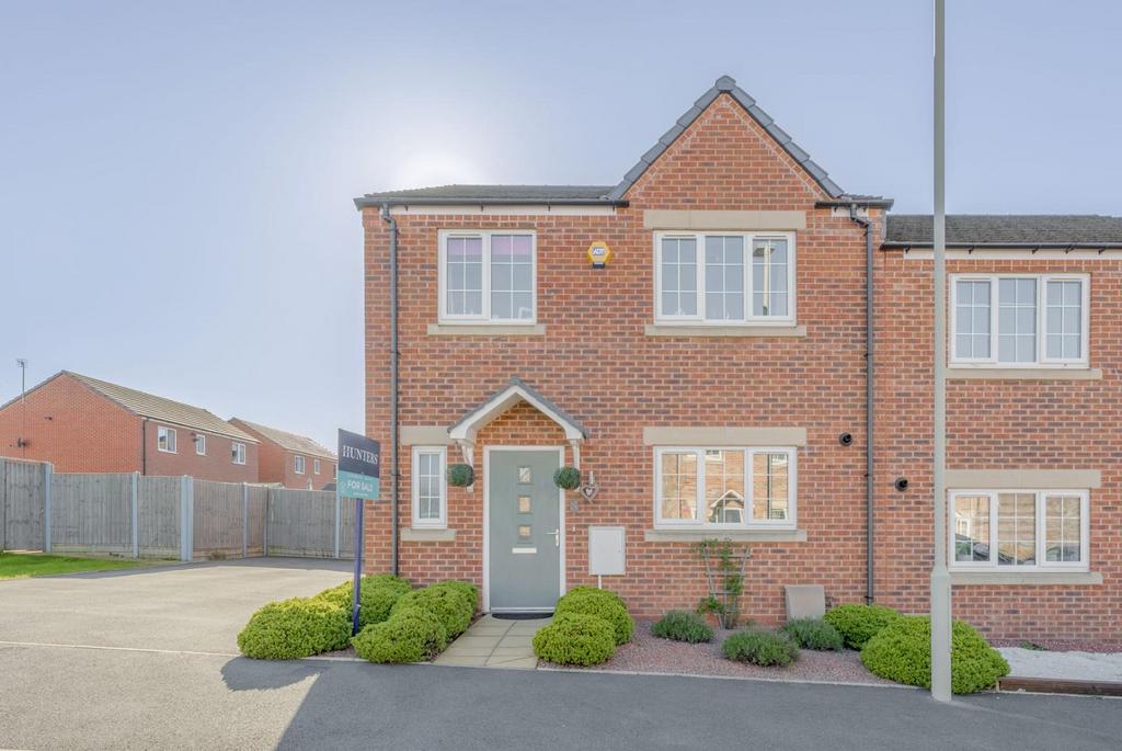 Messiter Way, Dudley 4 bed semi-detached house - £300,000