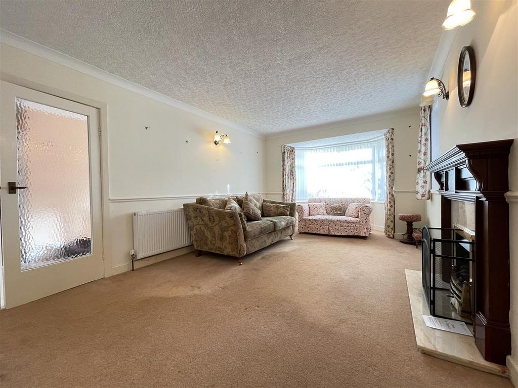 Hackness Drive, Scarborough 2 bed bungalow - £350,000