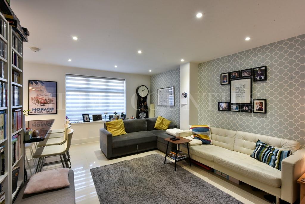 Southgate Road, Potters Bar, EN6 1 bed ground floor flat - £329,950