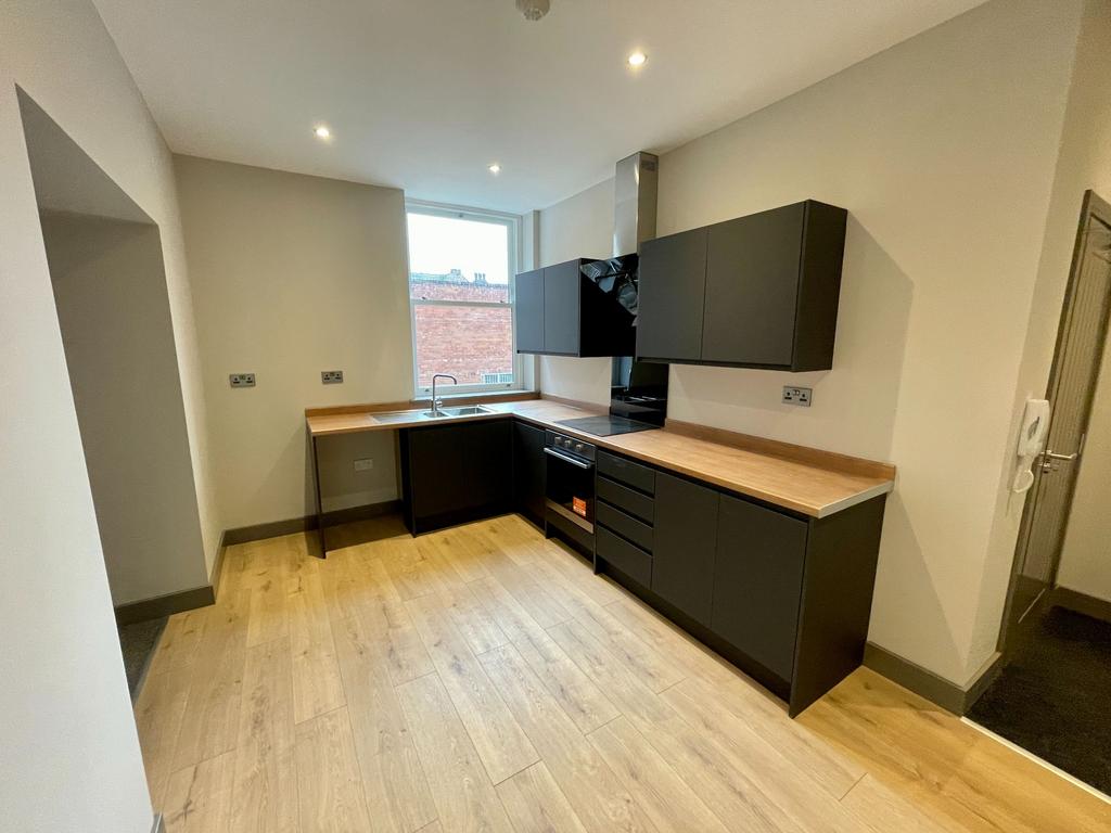 40 Ropergate, Pontefract WF8 2 bed flat - £725 pcm (£167 pw)