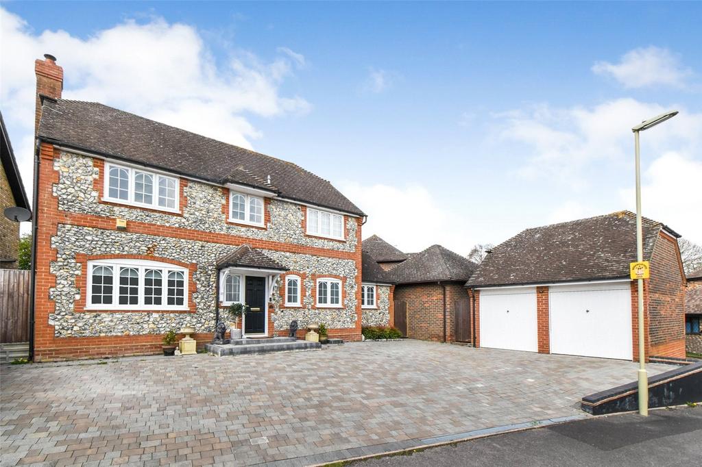 Hook RG27 4 bed detached house - £785,000