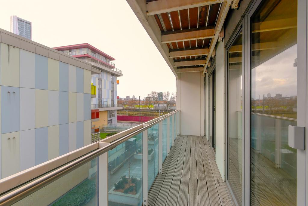 Icona Point, Stratford, E15 1 bed flat for sale - £325,000