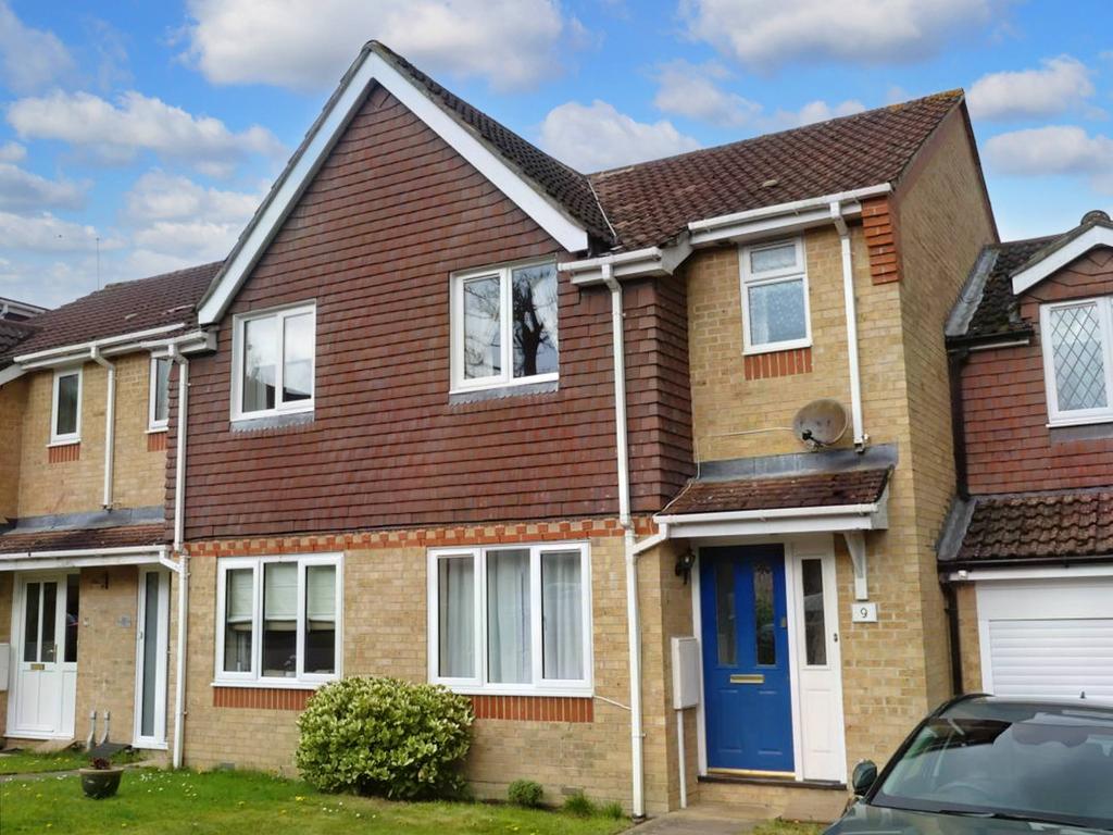 Lyon Close, Maidenbower RH10 2 bed terraced house - £340,000