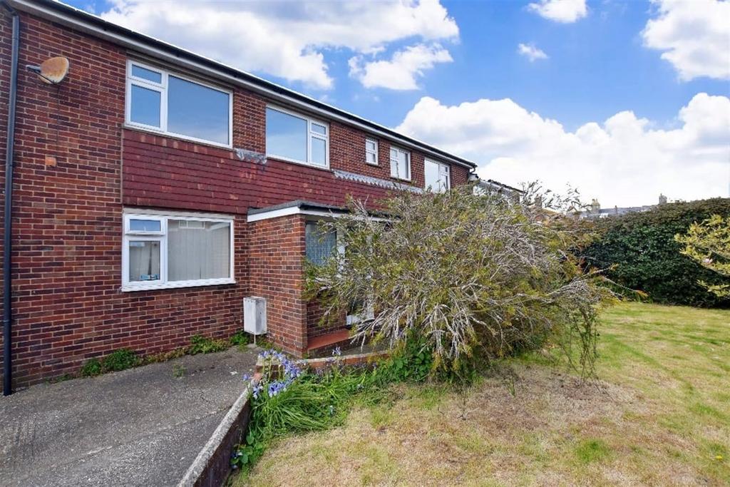 Wrenfield Place, Scott Close, Bognor... 3 bed flat - £1,250 pcm (£288 pw)