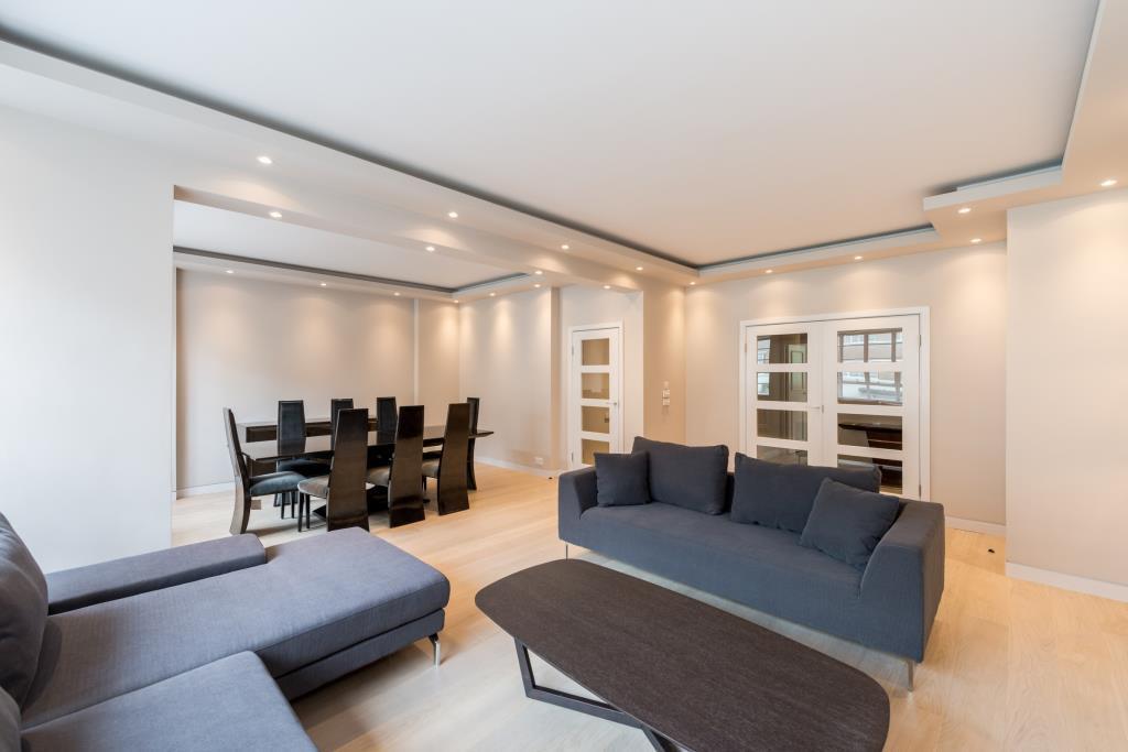 Stockleigh Hall, Prince Albert Road... 3 bed flat - £5,997 pcm (£1,384 pw)