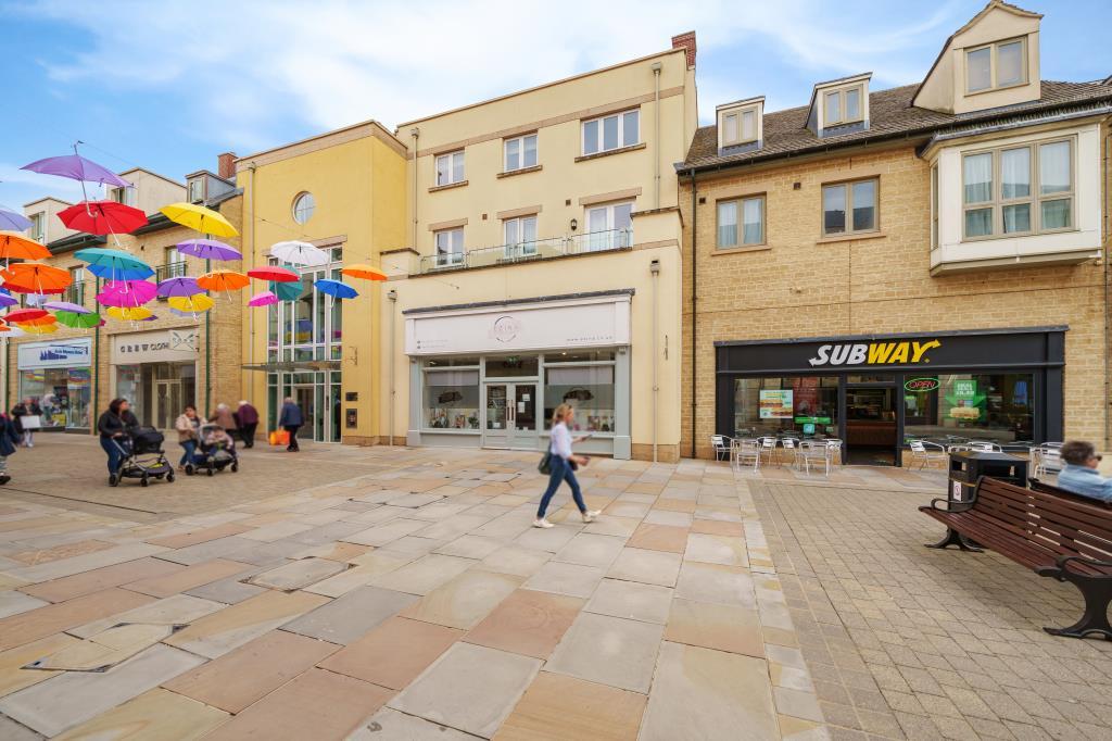 Marriotts Walk, Witney, OX28 2 bed flat - £210,000